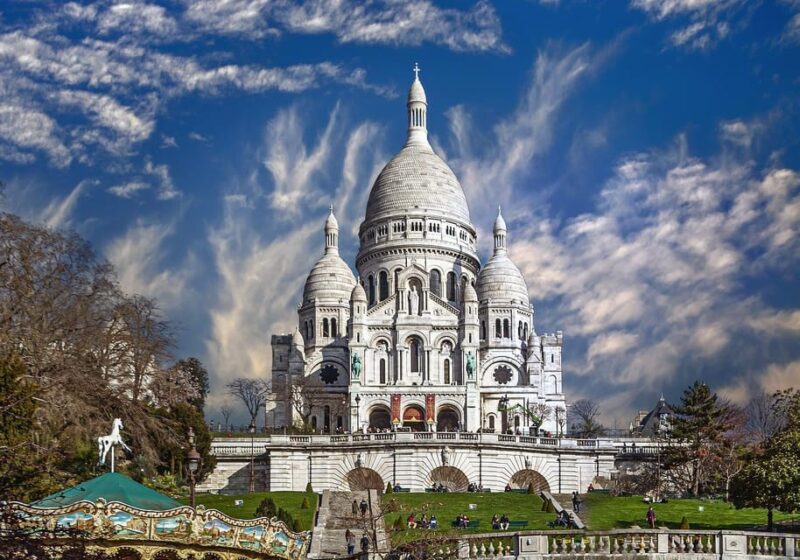 Montmartre Walking Tour with a Local Guide - The Moulin Rouge & Its Legendary Past