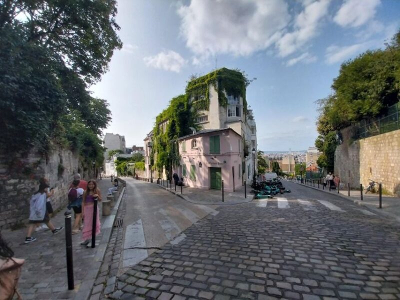 Montmatre Walking Tour: the essential highlights+ - FAQ