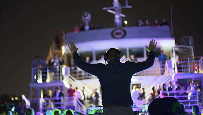 Montréal: 3 or 5-Course Dinner Cruise with DJ & Dancing - A Closer Look: What Makes This Cruise Special