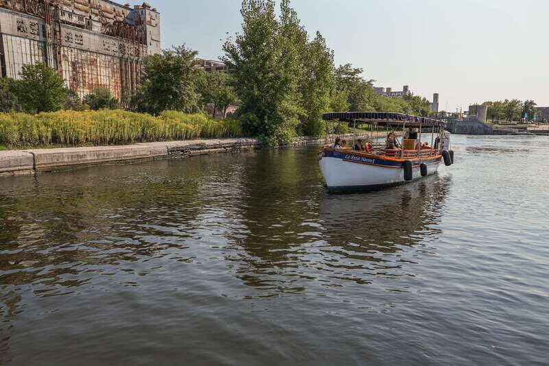 Montreal: Electric Boat Cruise with Onboard Drinks - FAQs