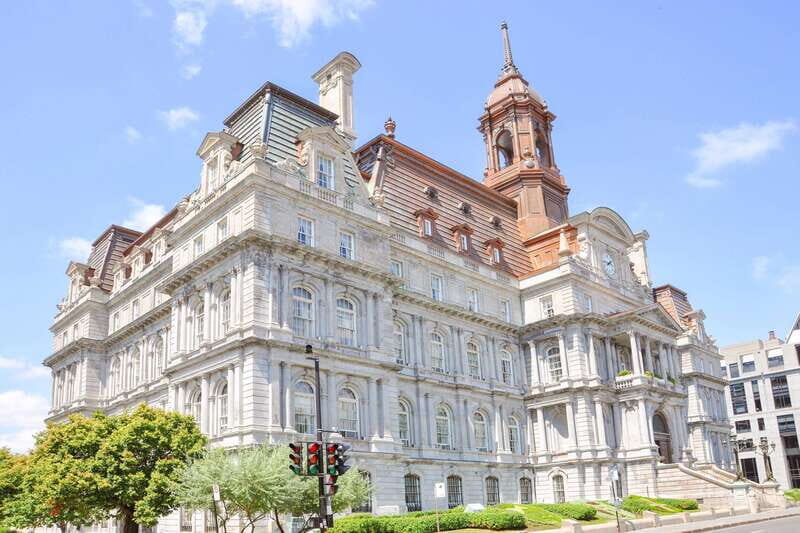 Montreal: Guided Bus Tour - A Closer Look at the Experience