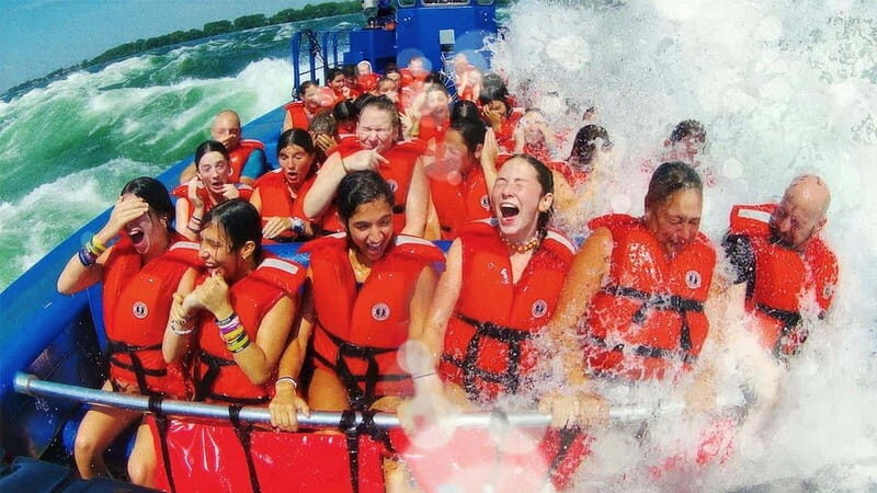 Montreal: Jet Boating on the Lachine Rapids - The Thrill of the Lachine Rapids