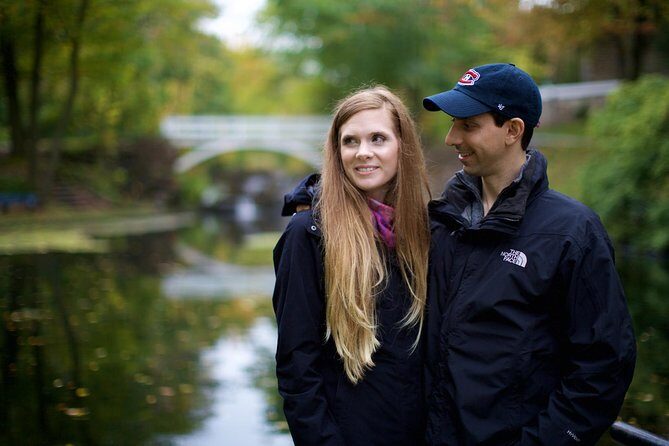 Montreal Private Photo Shoot with Pro Photographer - Who Will Love This?