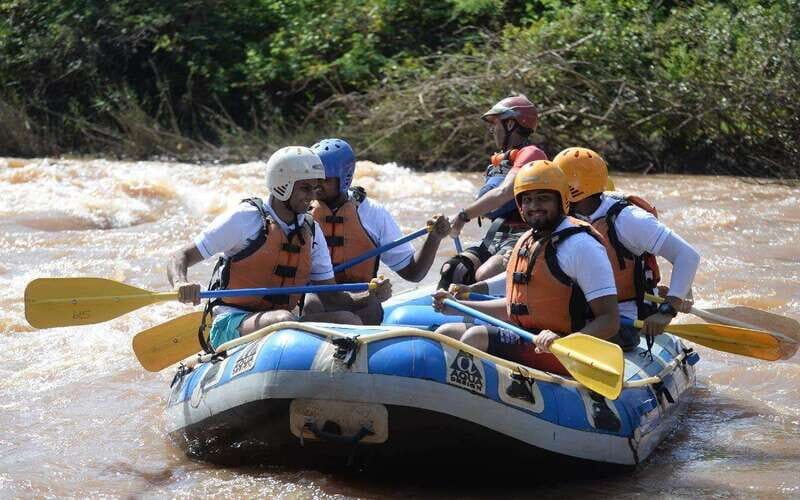 Montreal Rapids: All-Inclusive Rafting Adventures - An Adventure that Combines Thrills and Nature