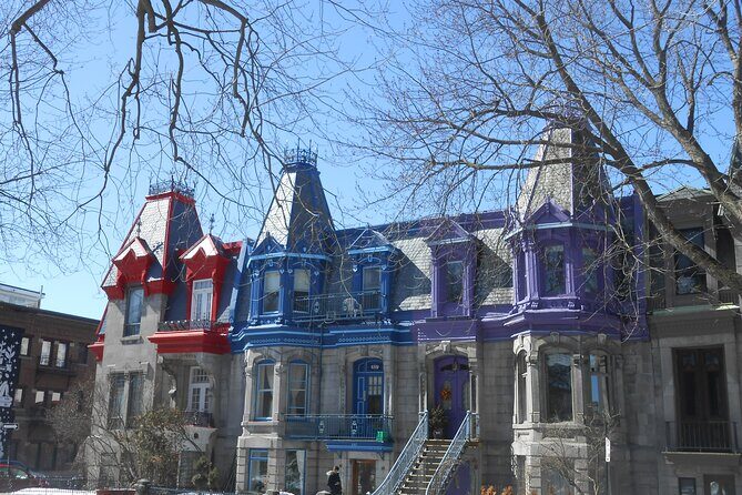 Montreal self-guided walking tour and scavenger hunt - A Practical Guide to the Montreal Self-Guided Tour and Scavenger Hunt