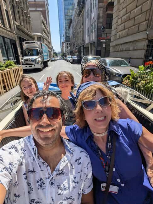 Montreal: Unforgettable Guided Tour in a Vintage 1930s Convertible Car - A Classic Montreal Experience with a Modern Touch
