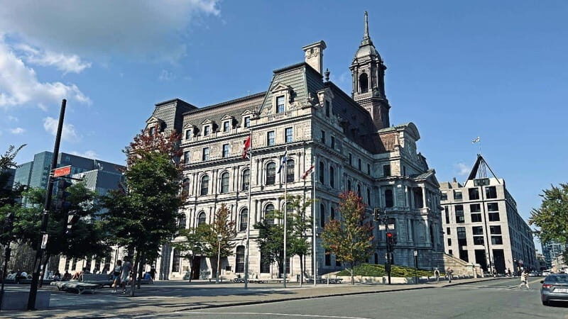 Montreal: Walking Tour 2h Downtown, RESO and Old Montreal - Frequently Asked Questions