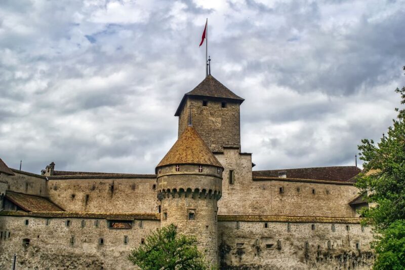 Montreux - Private Tour With a Visit to Chillon Castle - Exploring Chillon Castle