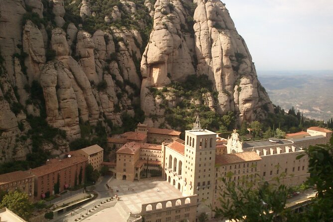Montserrat Guided Tour With the Black Madonna & the Boys Choir - Panoramic Views of the Montserrat Mountain Range