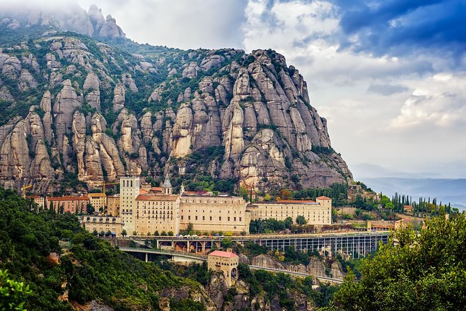 Montserrat Tour, Rack Railway, Basilica, Moreneta & Licor Tasting - FAQs