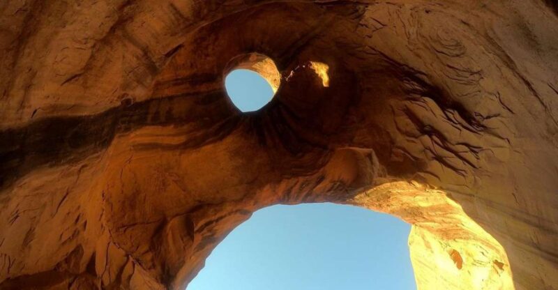 Monument Valley: Scenic 2.5-Hour Guided Tour - Key Points