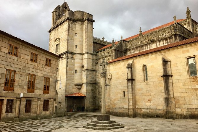 Monumental Morning Walking Tour in Pontevedra - Meeting and End Points