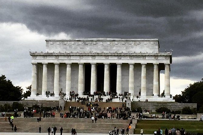 Monuments and Memorials Architecture Tour - The Sum Up