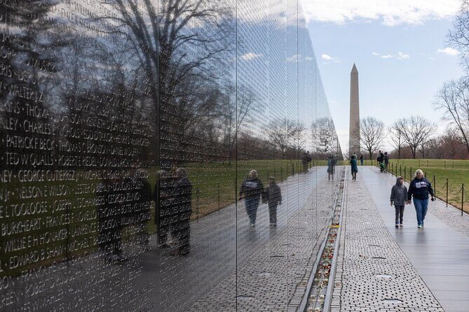 Monuments and Memorials Night Walking Tour - Practical Tips for the Tour