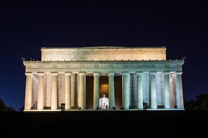 Monuments and Memorials Night Walking Tour - Comparing This Tour to Others