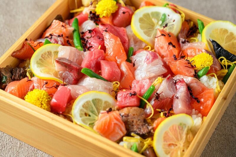 Monzen-Nakachō: Walking Tour With Sashimi Lunch & Teamlab - Traversing by Public Transport: Efficient Connectivity