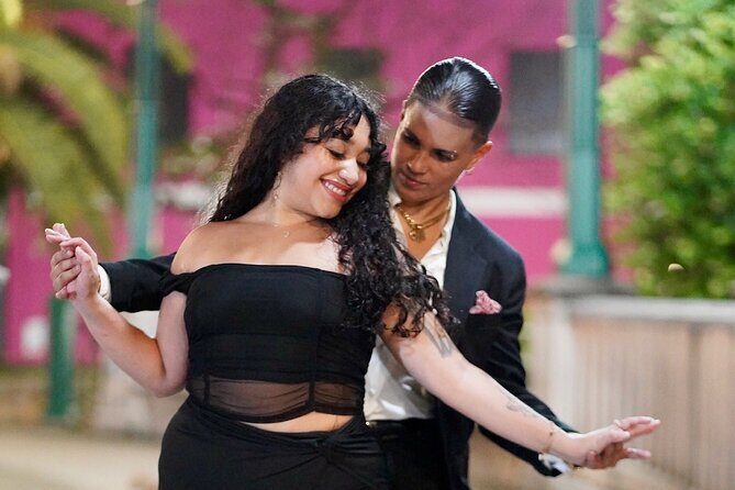 Moonlight Beginner Salsa Class in San Juan - Frequently Asked Questions