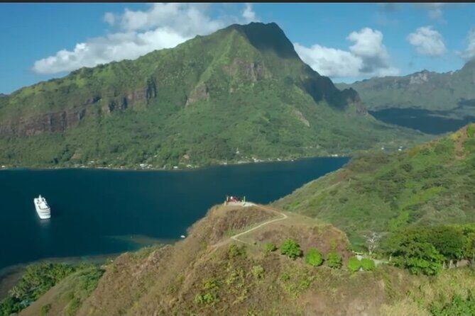 Moorea Cruise Ships: 4x4, Belvedere,Magic Mountain pineaple - Who Will Enjoy This Experience?