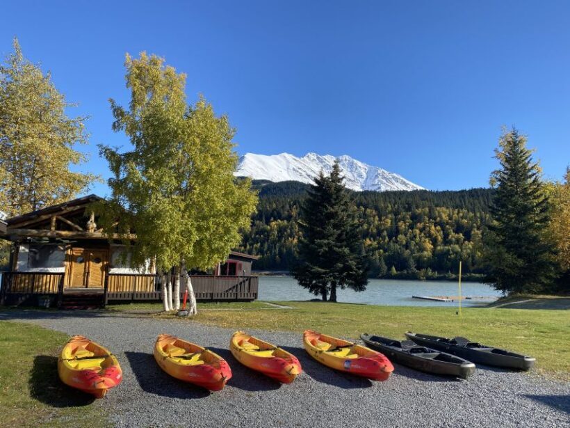 Moose Pass: Kayak Rental on Glacial Trail Lake - Key Points