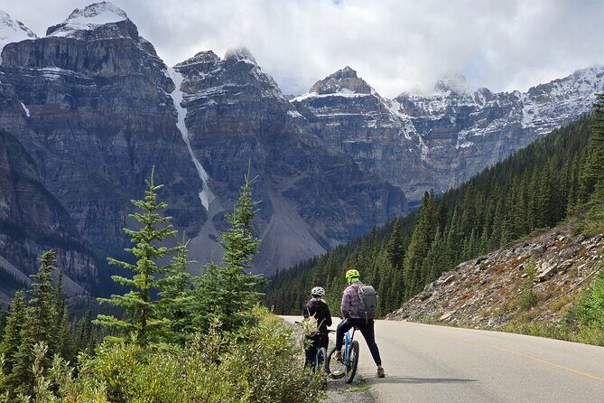 Moraine Lake and Lake Louise Half Day Tour - FAQs