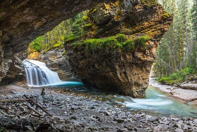 Moraine Lake, Lake Louise, Emerald Lake, Marble Canyon,Banff tour - Key Points