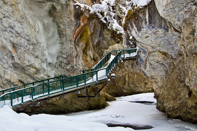 Moraine Lake, Lake Louise, Emerald Lake, Marble Canyon,Banff tour - FAQs