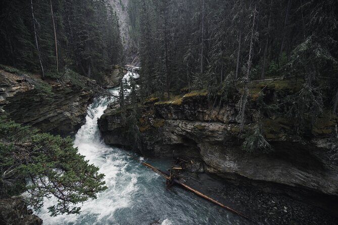Moraine Lake & Lake Louise Sunset & Wildlife Adventure - FAQs