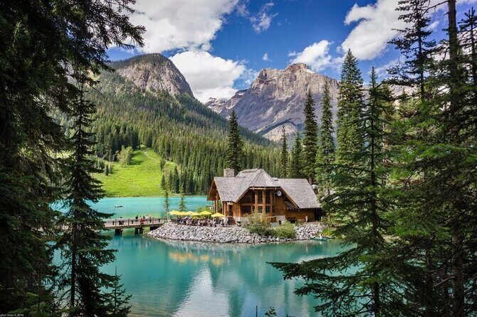 Moraine Lake, Louise, Emerald Lake, Johnston Canyon, Banff Town - The Authenticity and Authentic Experience