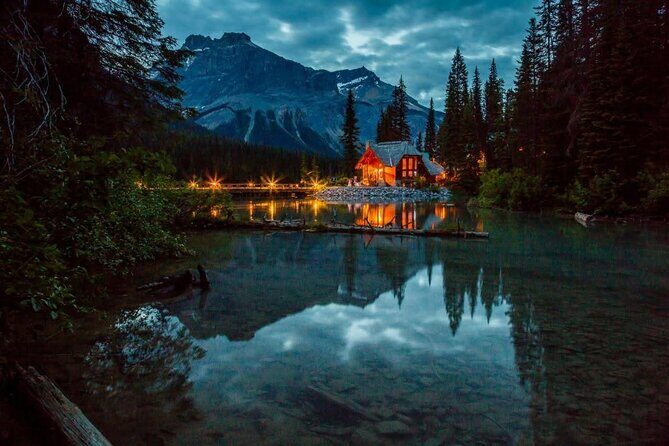 Moraine Lake, Louise, Emerald Lake, Johnston Canyon, Banff Town - FAQs