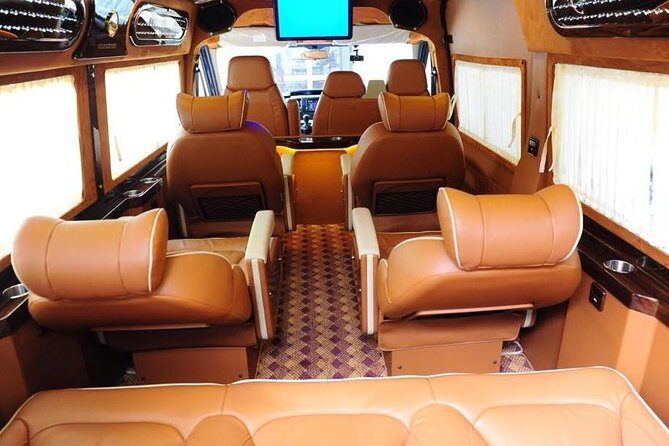 Morning limousine D-car 8-seat transfer to Hanoi depart from Sapa Town center - Introducing the Sapa to Hanoi Limousine Transfer
