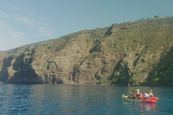 Morning Magic Kayak and Snorkel Adventure in Kealakekua Bay - Kayaking Through the Tranquil Waters