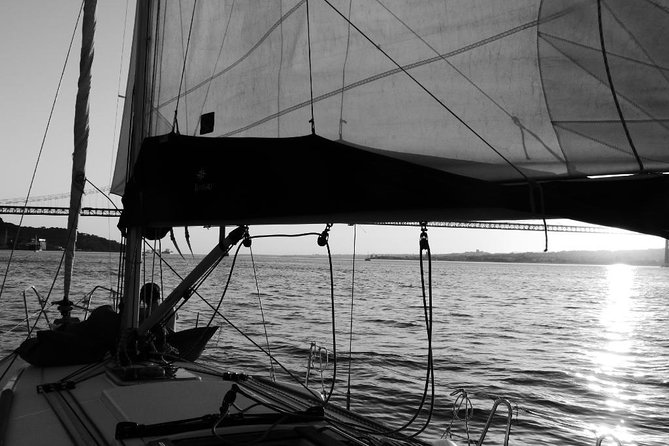 Morning Sailing Tour in Tagus River From Lisbon - Meeting and Pickup Details
