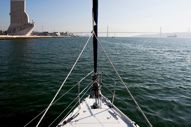 Morning Sailing Tour in Tagus River From Lisbon - Onboard Amenities