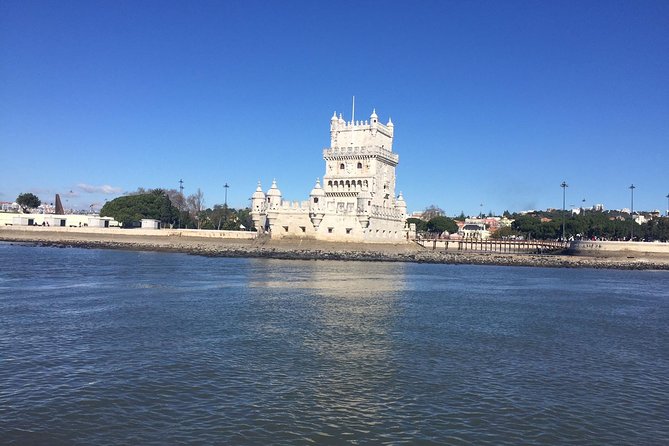 Morning Sailing Tour in Tagus River From Lisbon - Accessibility and Capacity