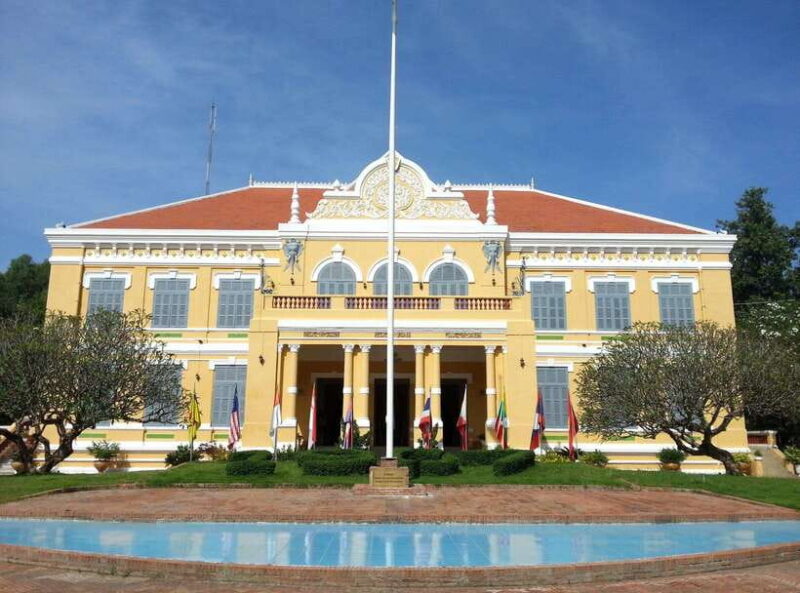 Morning Tuk tuk: City, Handicrafts, Killing field, Temples - Practicalities and Value