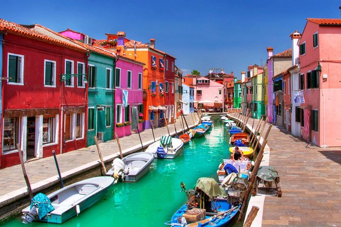 Morning Venice Lagoon Cruise: Murano Island and Burano Island - Discovering Burano Island