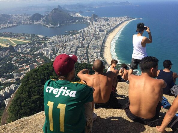 Morro Dois Irmãos Hiking + Vidigal Favela Tour - Key Points