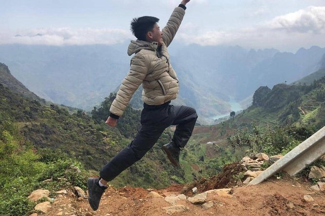 Motorbike 4 Days Ha Giang Loop Tours - Day 2: The Majestic Passes and Local Crafts