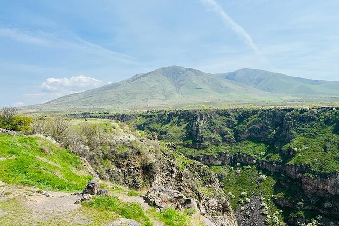 Mount Aragats,Amberd Fortress,Alphabet Monument, Saghmosavank - Who Would Love This Tour?