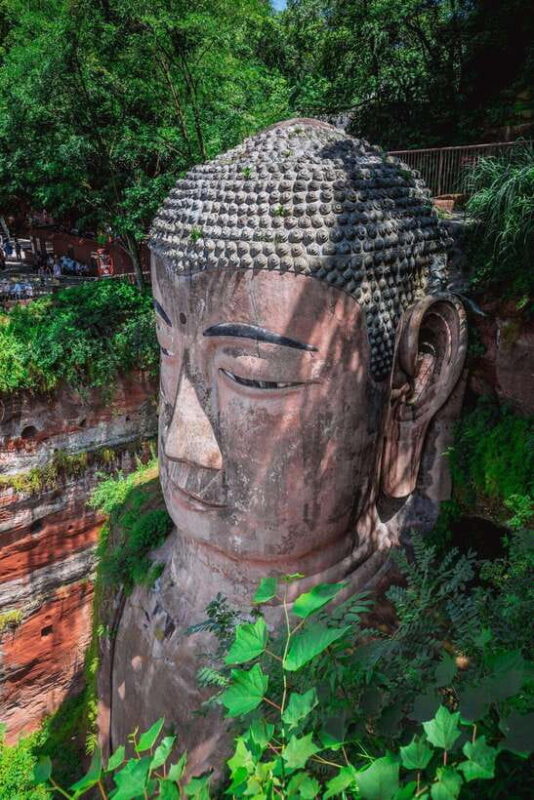Mount Emei and Leshan Giant Buddha Two-Day Private Tour - The Leshan Giant Buddha: An Artistic and Engineering Marvel