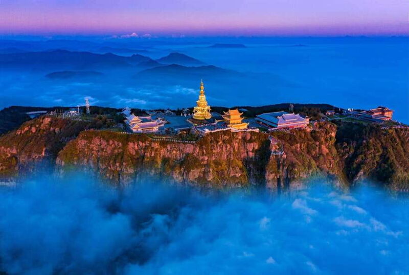 Mount Emei and Leshan Giant Buddha Two-Day Private Tour - The Itinerary: What to Expect from Morning to Night