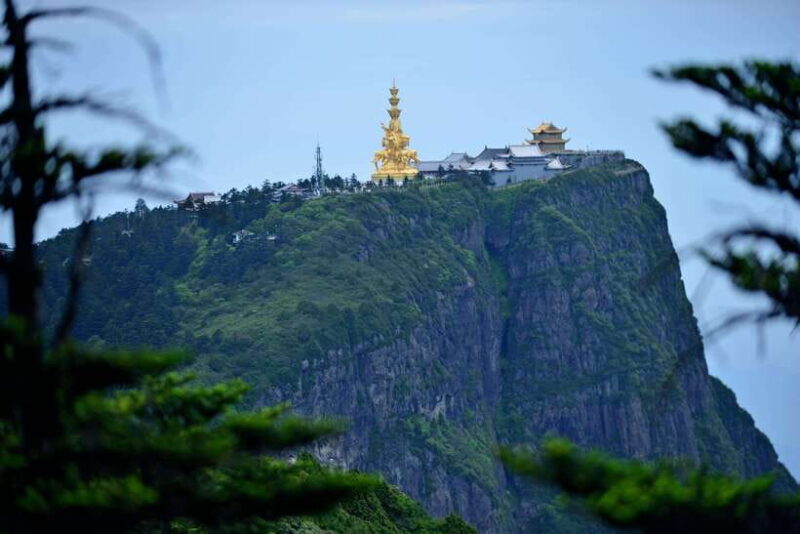 Mount Emei and Leshan Giant Buddha Two-Day Private Tour - Considerations and Tips for Travelers