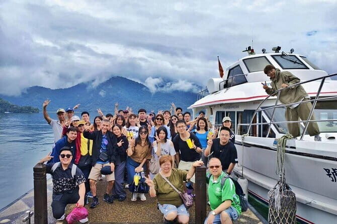 Mount Fuji Day Tour:Scenic Lakes,Village, Pagoda,Oshino Hakkai - Who Should Consider This Tour?
