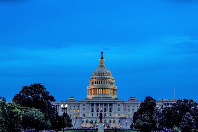 Mount Vernon & Old Alexandria with Night-Time Sightseeing Tour of Washington DC - Transportation and Group Size