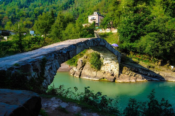 Mountain Adjara Private Tour with Traditional Georgian Feast - Who Should Consider This Tour?