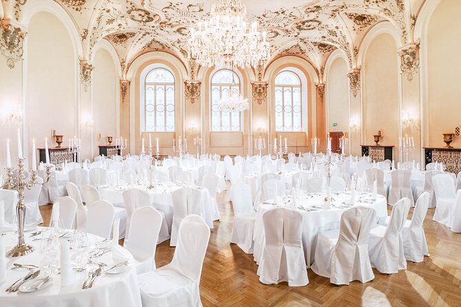 Mozart Dinner Concert in Salzburg - Dining Experience