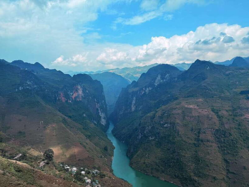 Mr Hung Ha Giang 3D2N with Easy Riders from Ha Giang - Key Points