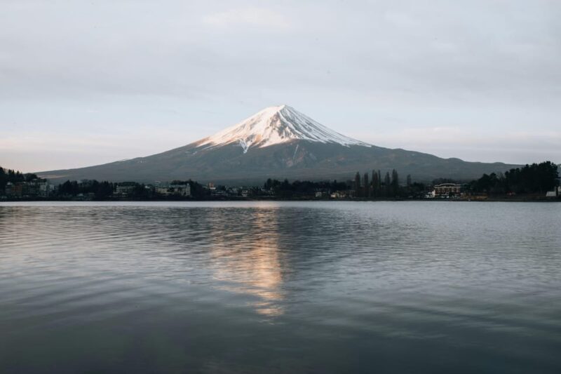 Mt. Fuji & Hakone: Private Day Trip - Discovering the Charming Village of Oshino Hakkai
