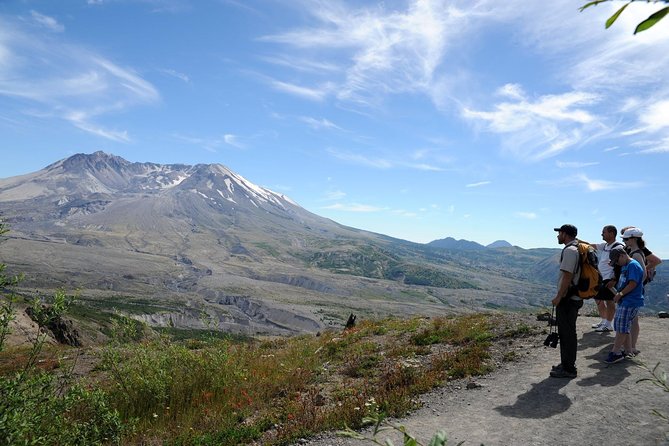 Mt. St. Helens National Monument From Seattle: All-Inclusive Small-Group Tour - Picnic Lunch With Scenic Views