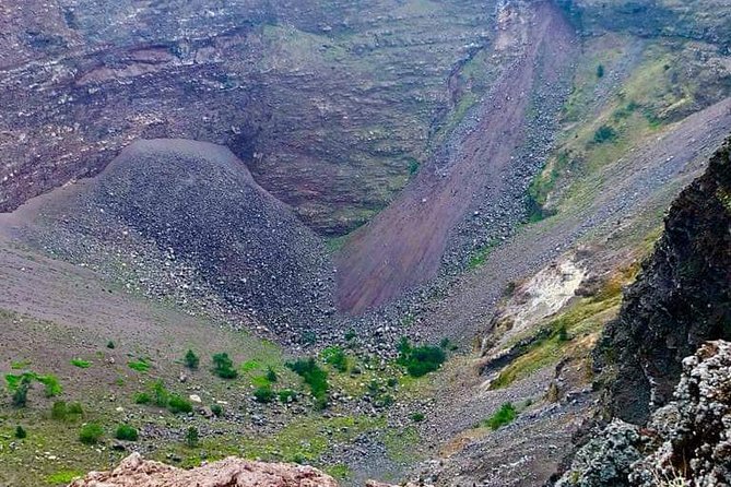 Mt. Vesuvio Excursion for 2 hours (round-trip included) - Who Should Consider This Tour?